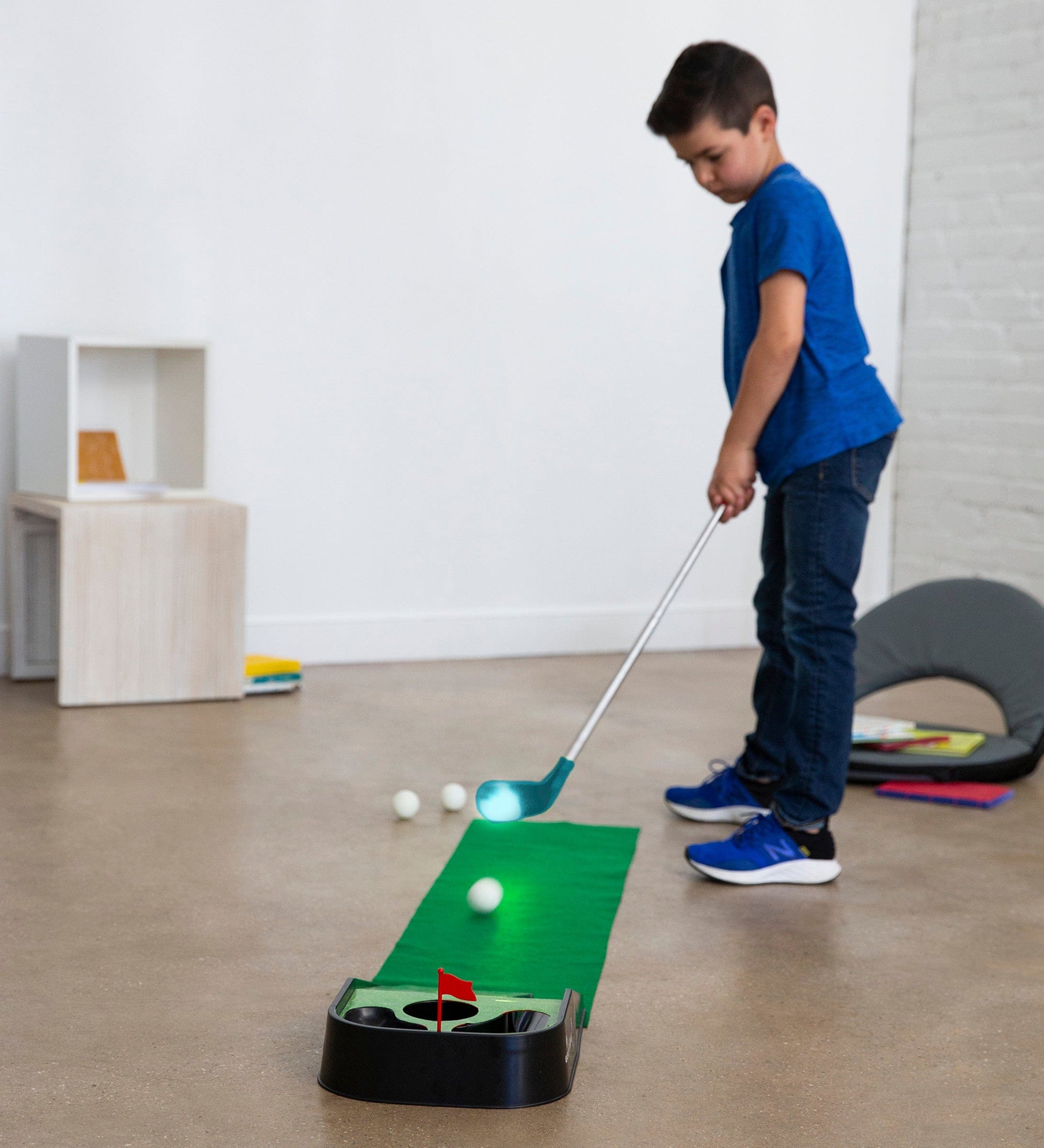 Indoor Golf Putting